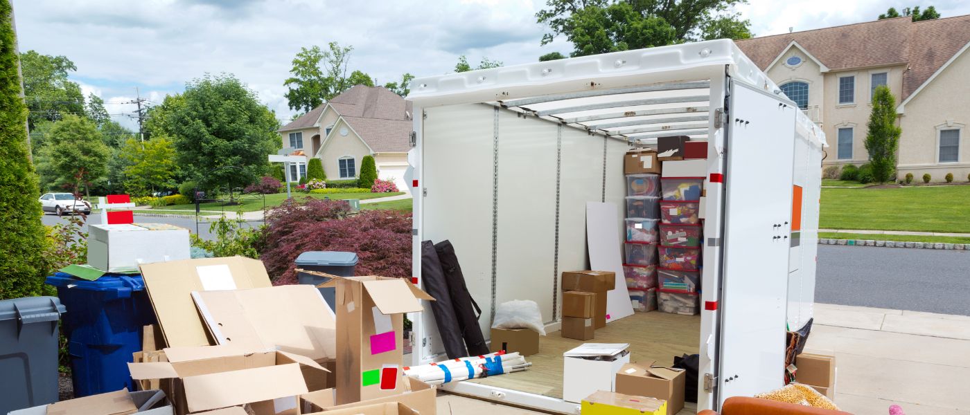 Benefits of Storage Container for Storing Seasonal Stock - Land Containers