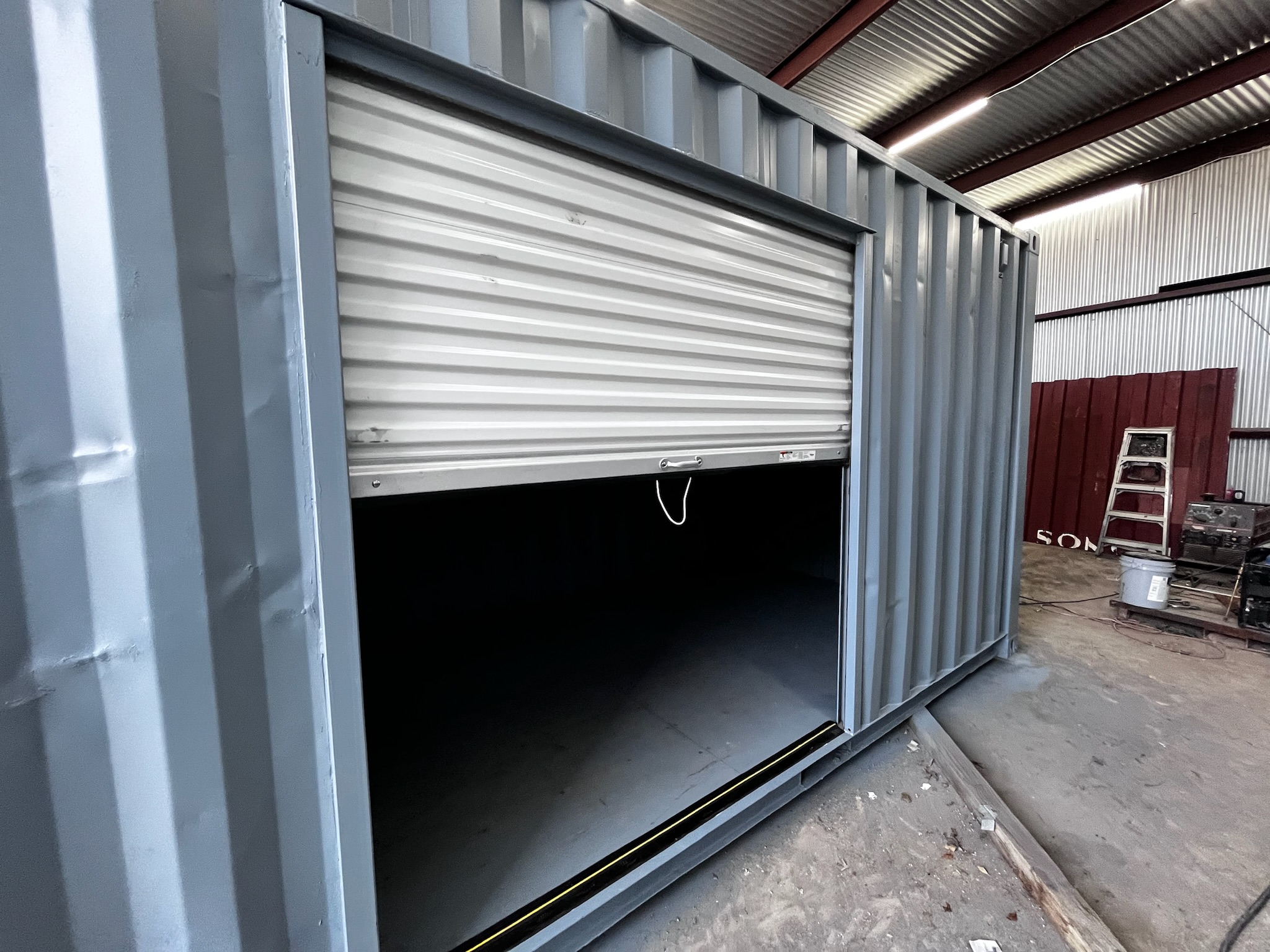 1209183 20’ Painted Storage Container with Rollup Side Door - Land ...
